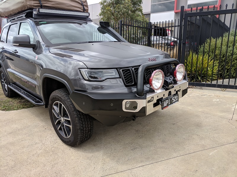 WK2 Jeep Grand Cherokee Commander Bull Bar 2017 - ON - KS Overland ...
