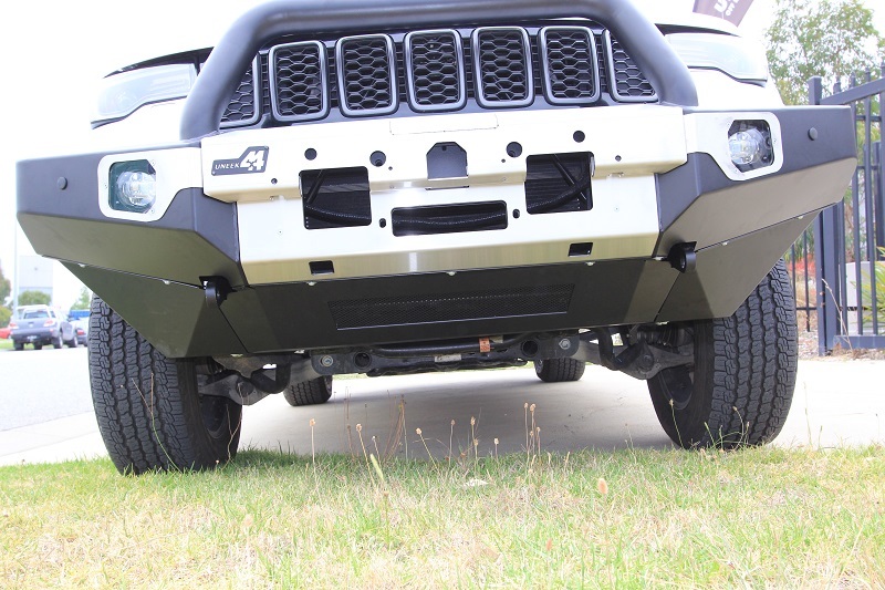 WK2 Jeep Grand Cherokee Commander Bull Bar 2017 - ON - KS Overland ...