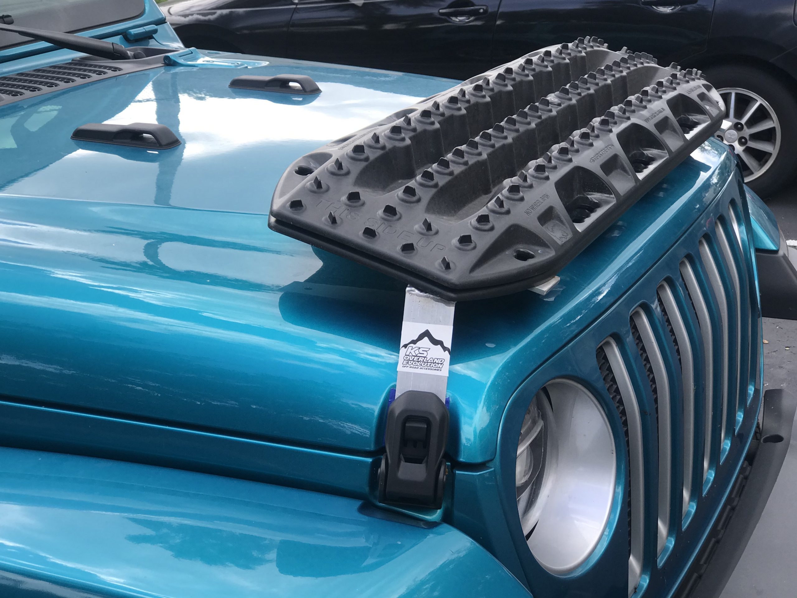 JL Wrangler Hood bracket for Maxtrax - KS Overland Evolution | Off Road ...